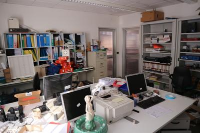 Lot Furniture and electronic office equipment