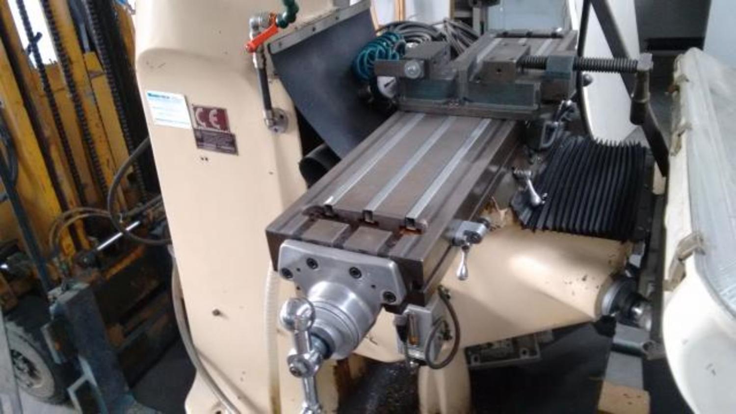 Lot Falcon milling machine