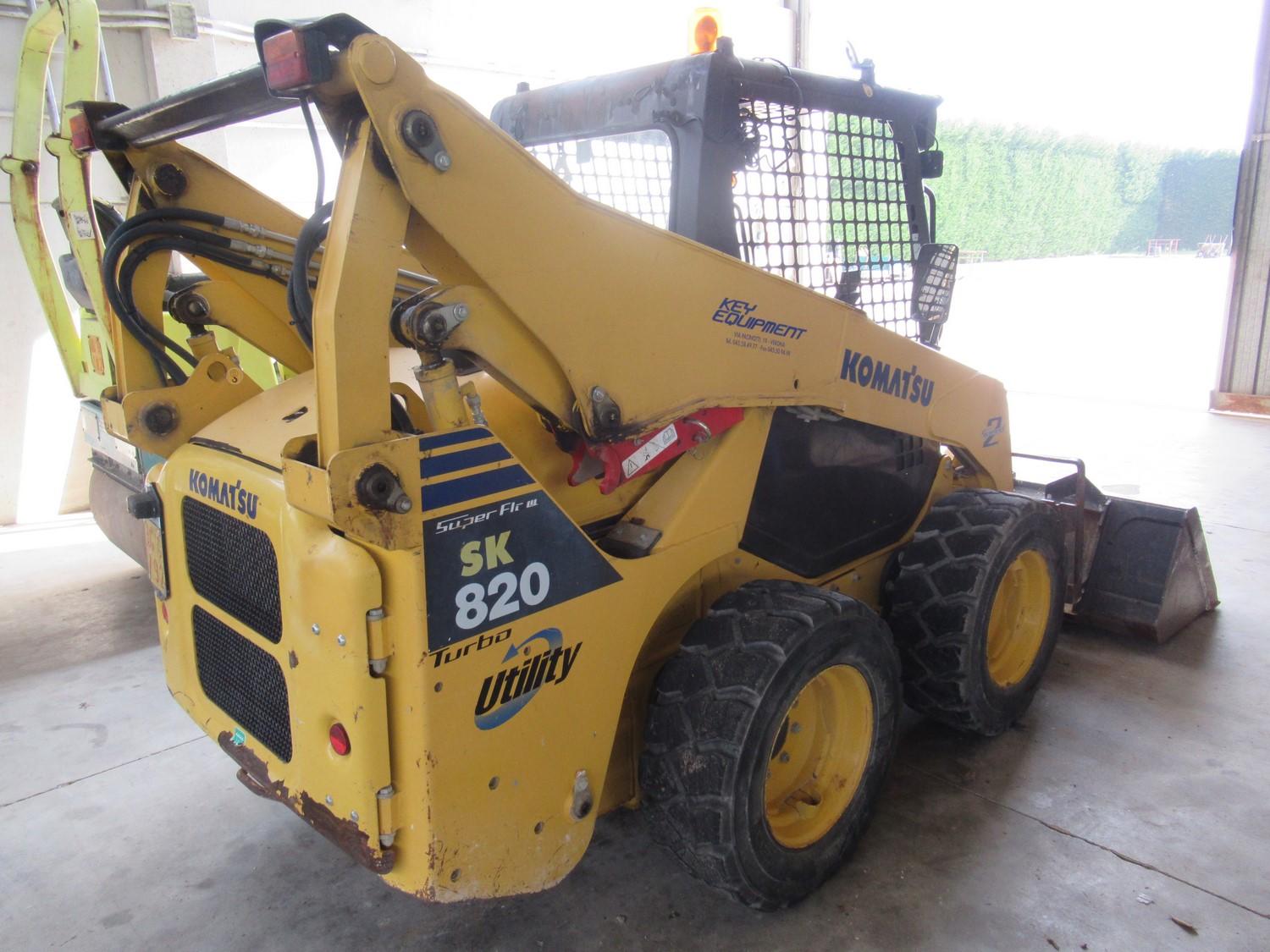 Lot Komatsu sk820 skid steer loader