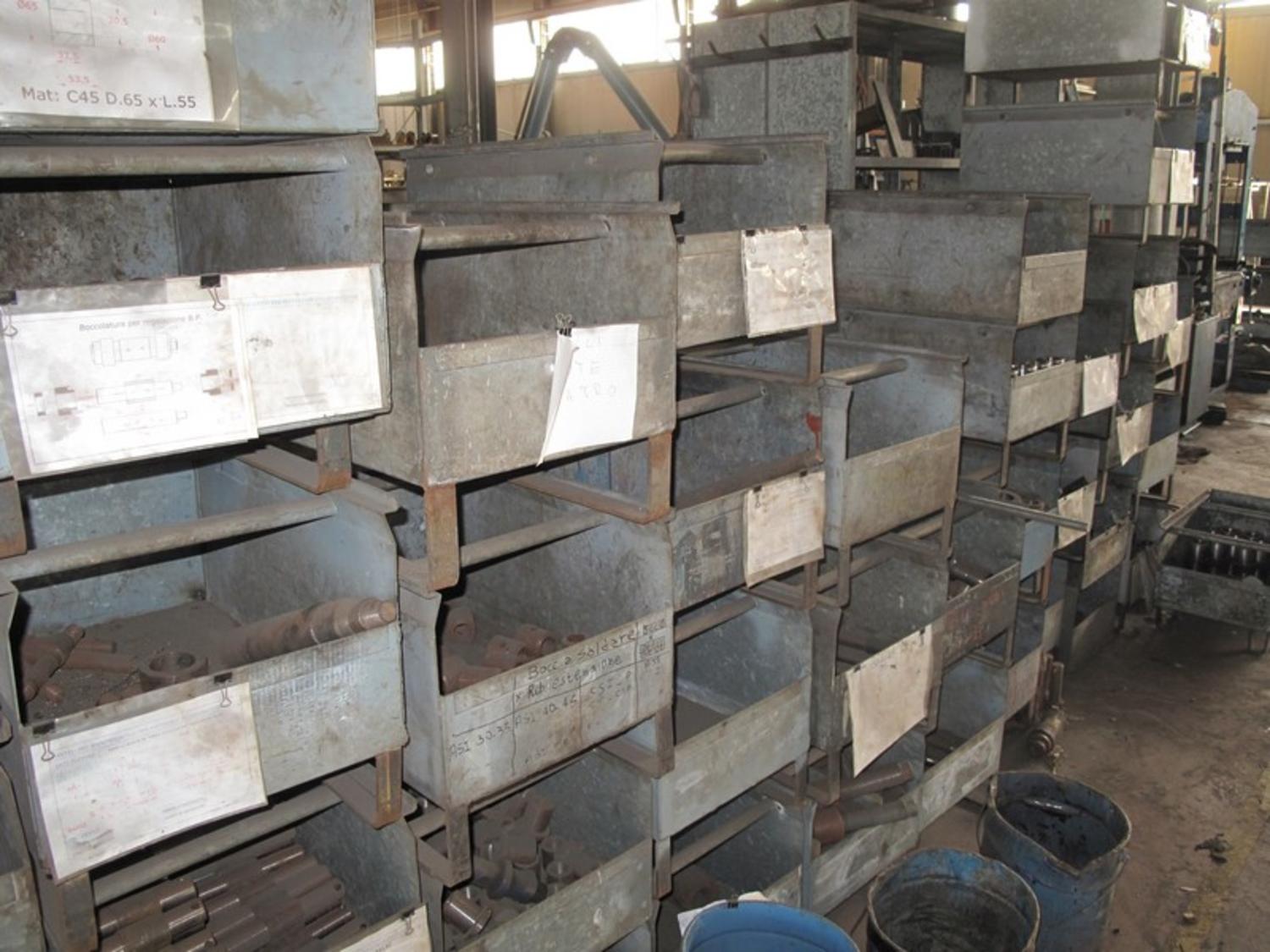 Lot Sheet metal containers