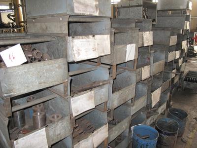 Lot Sheet metal containers