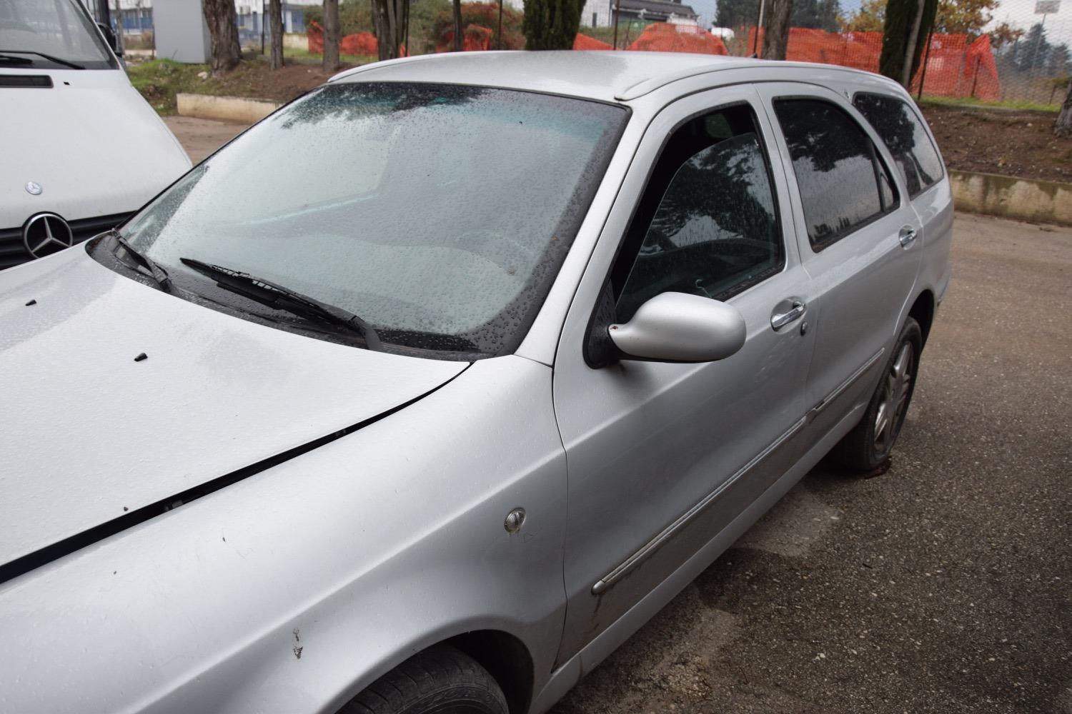 Lot Lancia Libra car