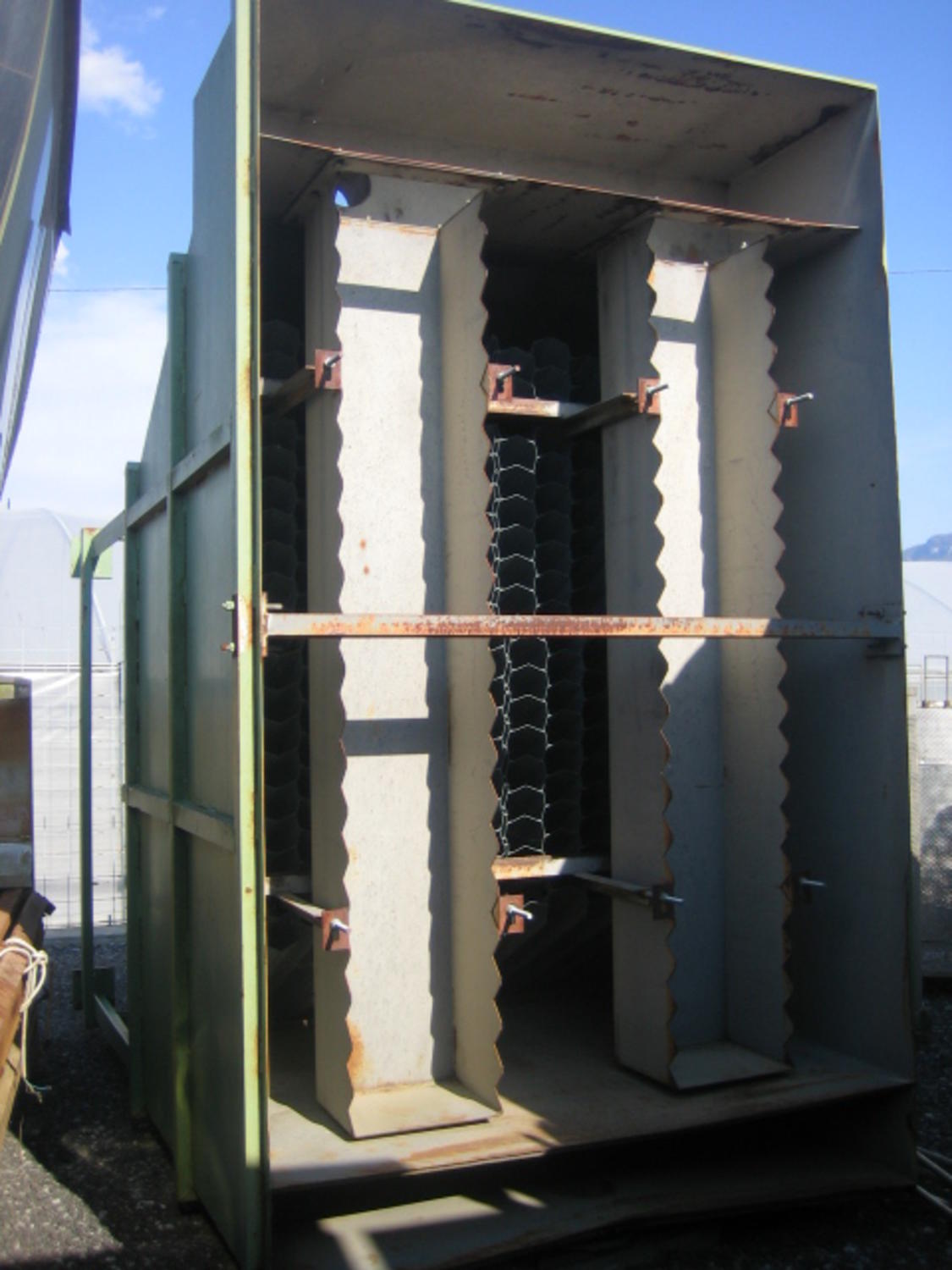 Lot Gritting machine