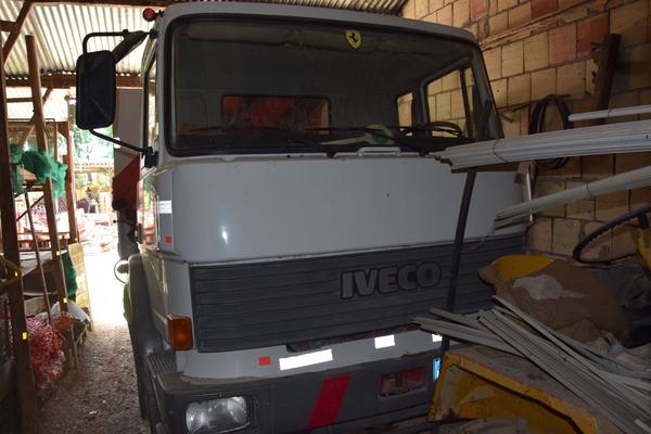 Lot Iveco Unic truck