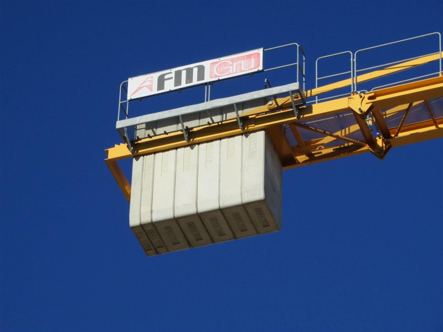 Lot Tower crane FM 1350 TLX