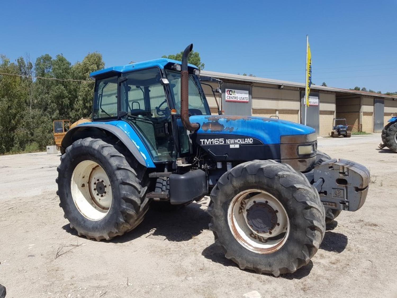 Lot New Holland TM165 tractor