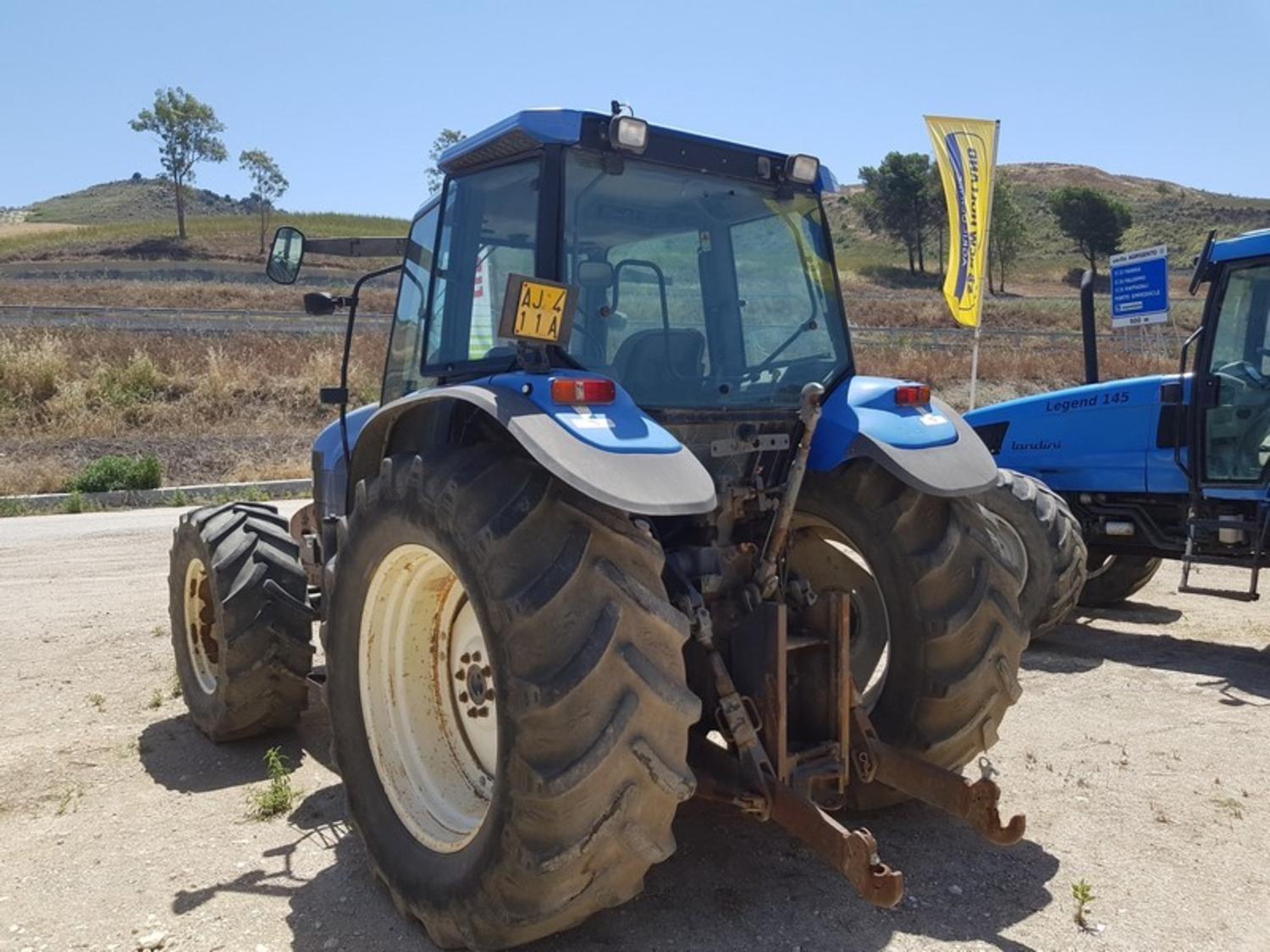 Lot New Holland TM 115 tractor