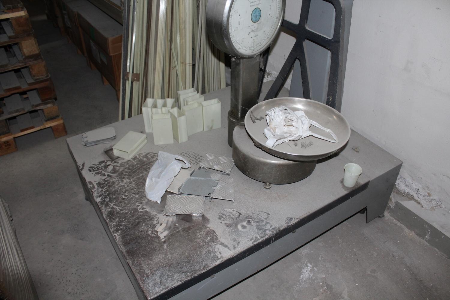 Lot Scales Justus and Gazzeri