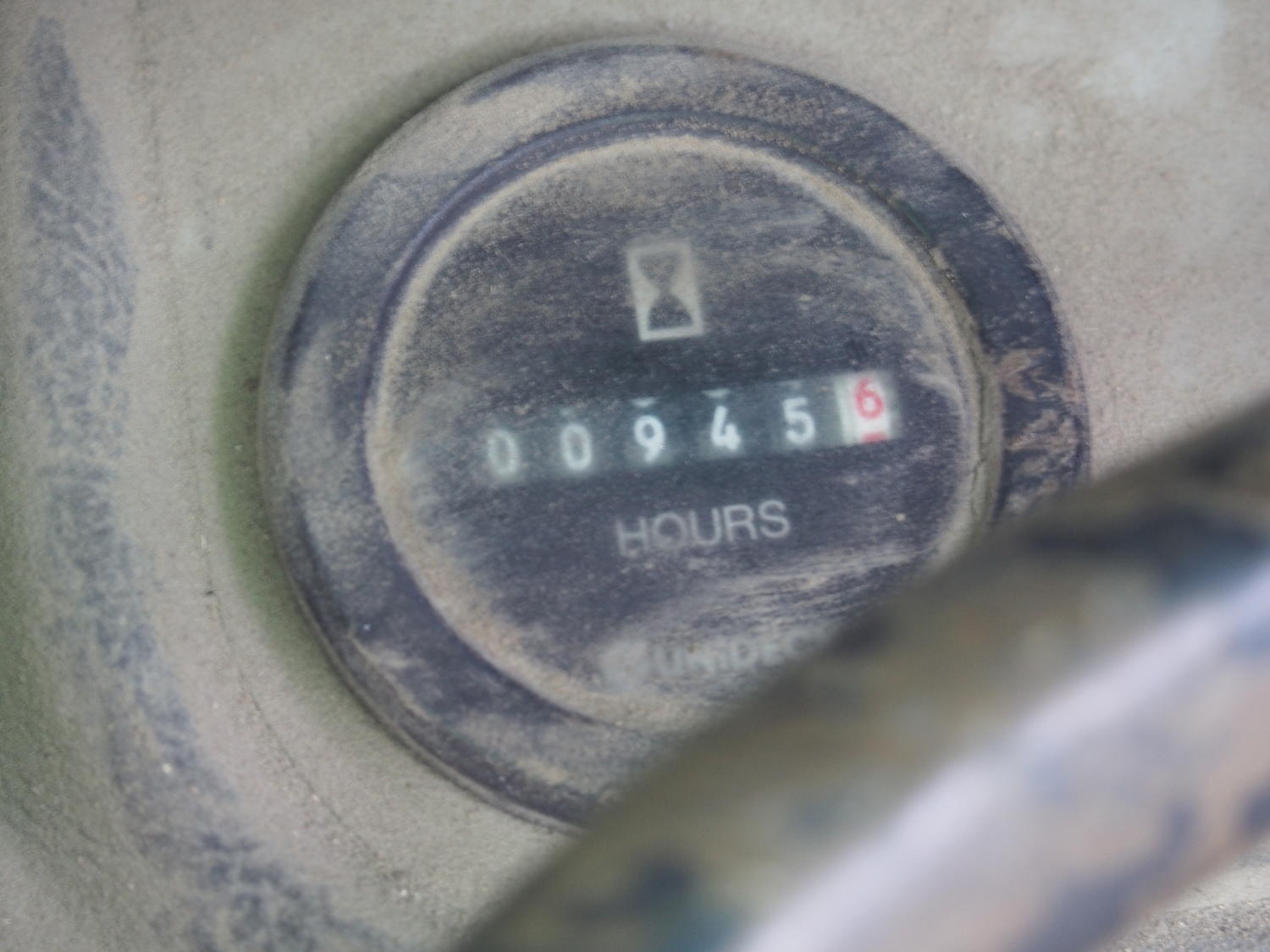 Lot Avant 520+ skid steer loaders