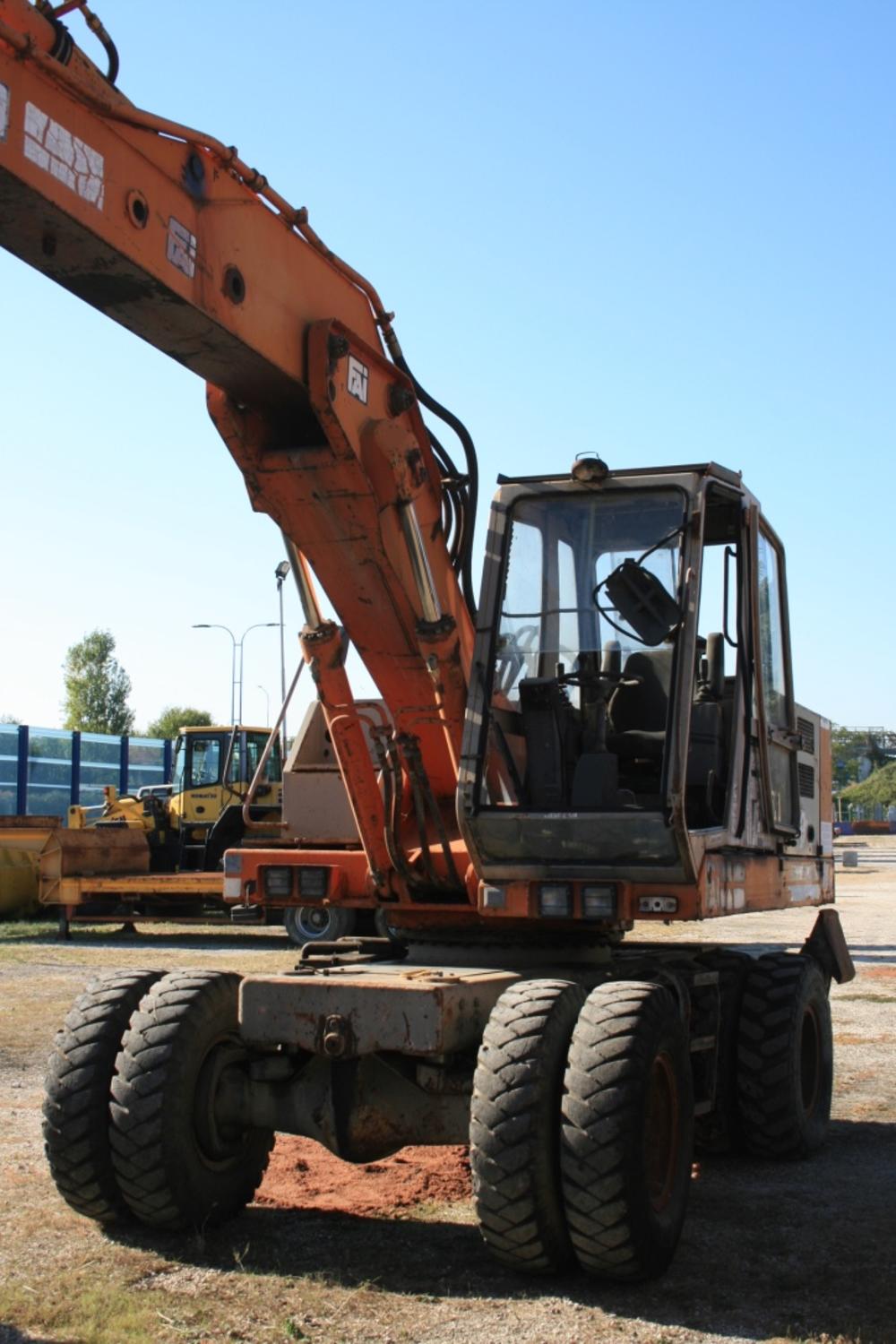 Lot Fai 1100 GTV excavator with octopus