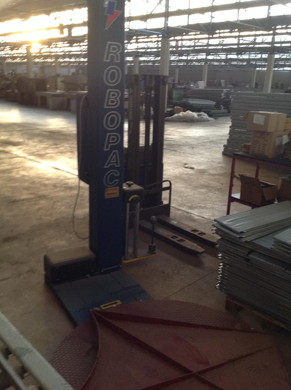 Lot Robopac automatic pallet wrapping machine