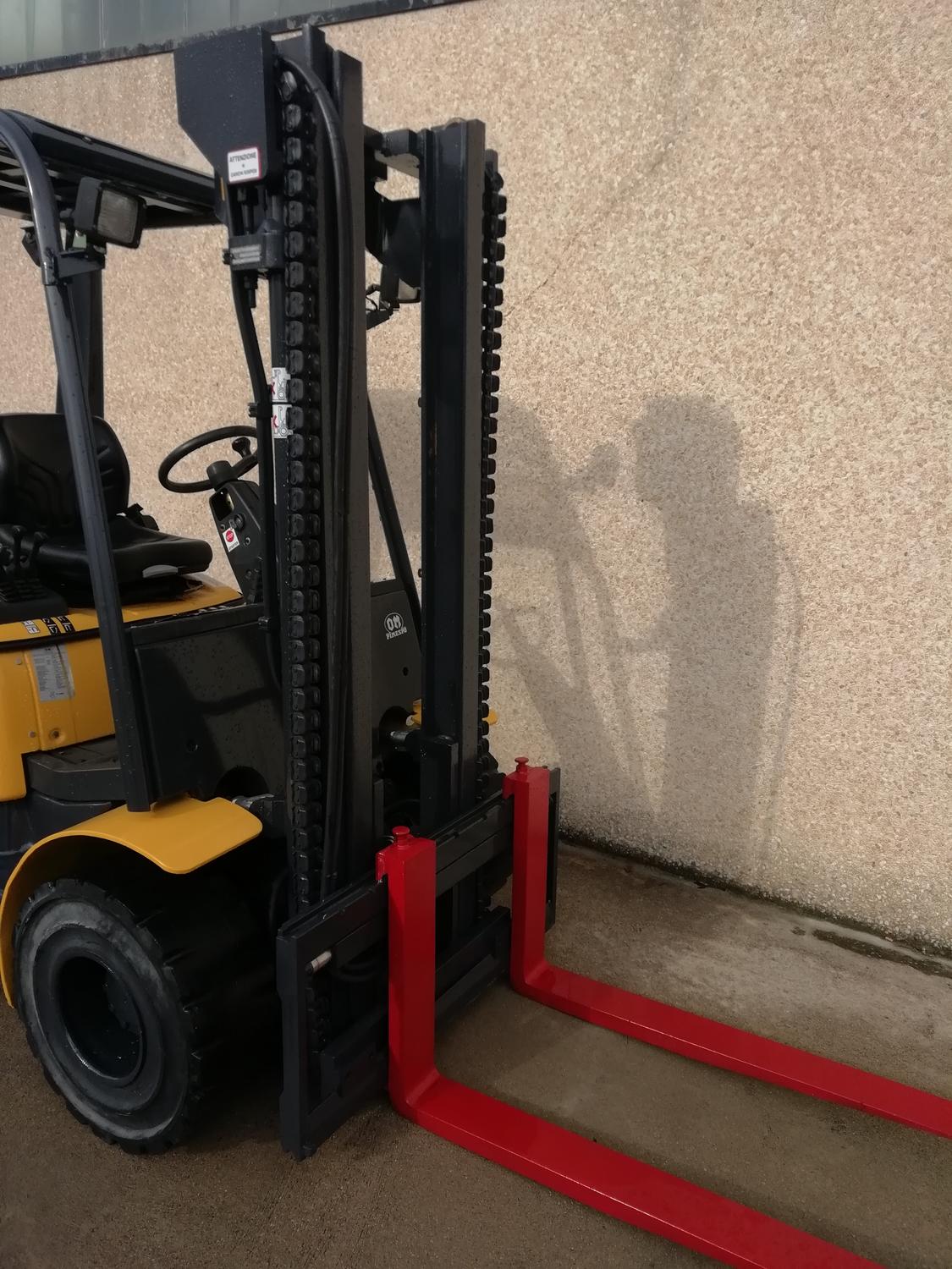 Lot Om XD30 forklift