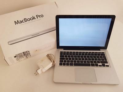 Lot MacBook Pro