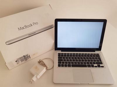 Lot MacBook Pro