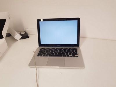 Lot MacBook Pro