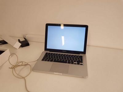 Lot MacBook Pro