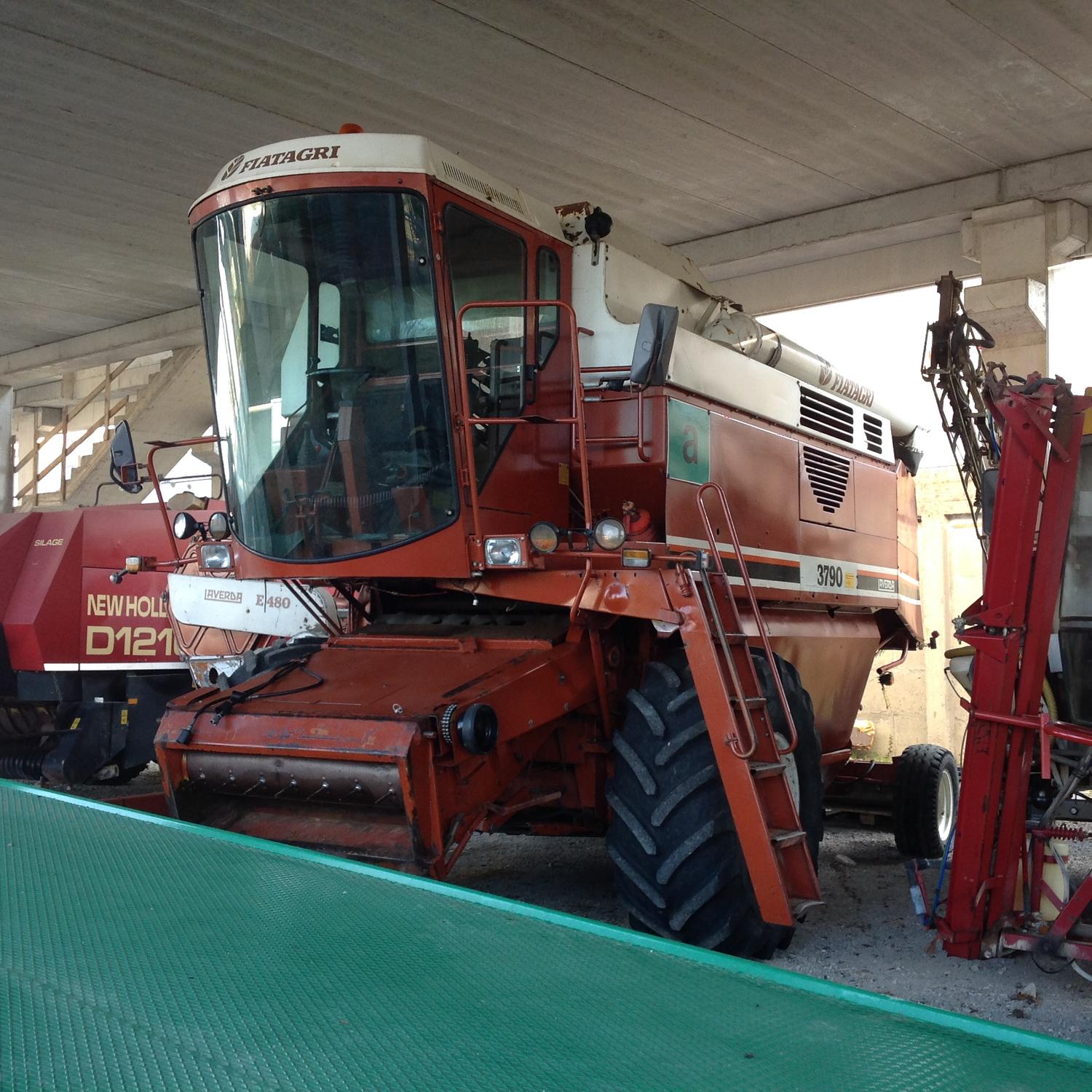Lot Laverda 3790 CAB combine harvester