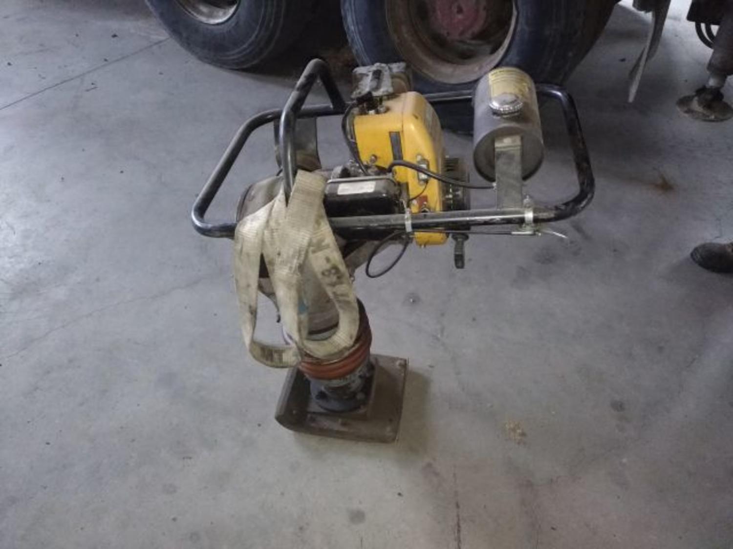 Lot Robin EC10 rolling pin compactor