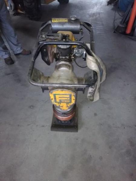 Lot Robin EC10 rolling pin compactor