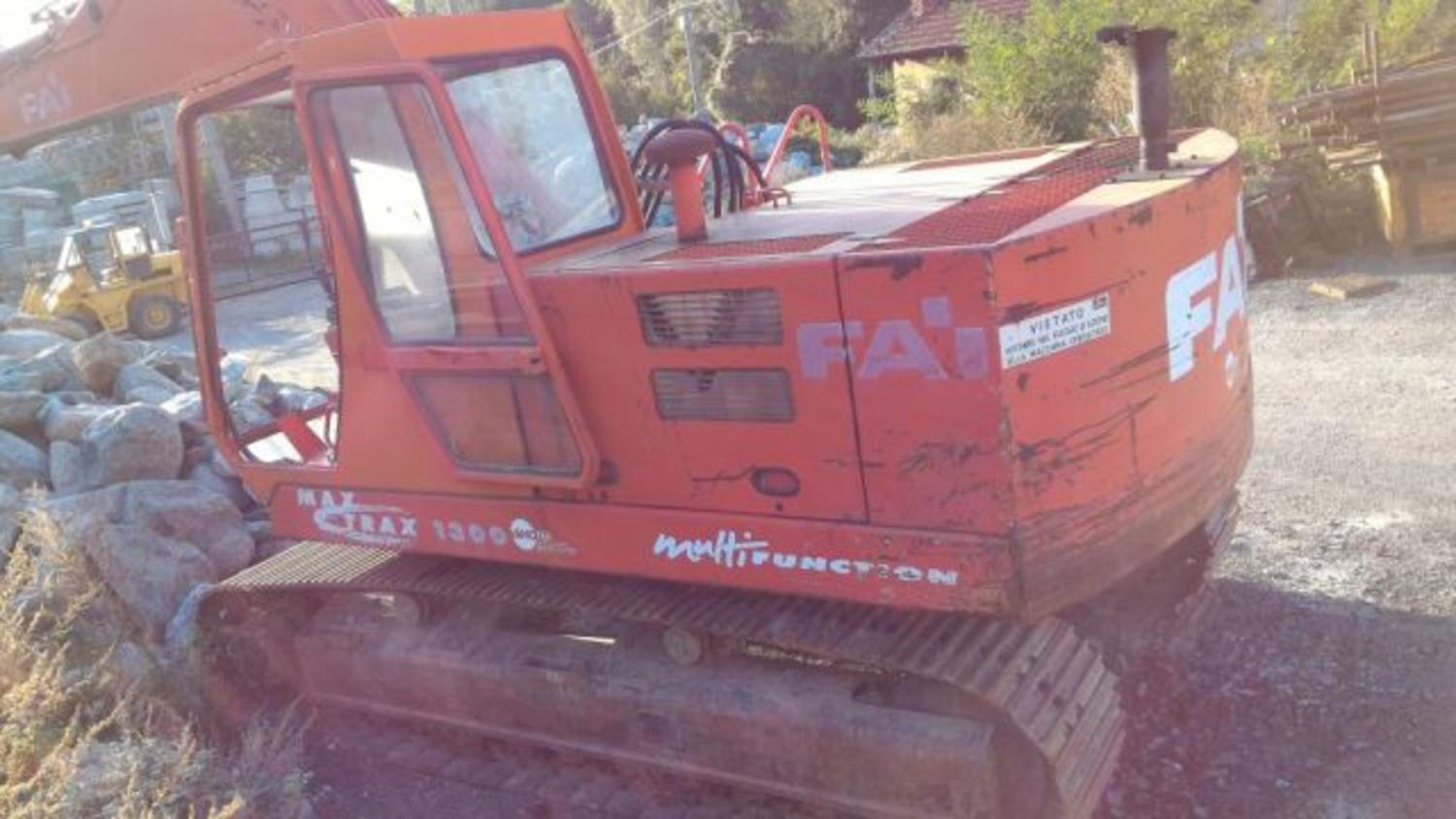 Lot Fai 1300 Excavator