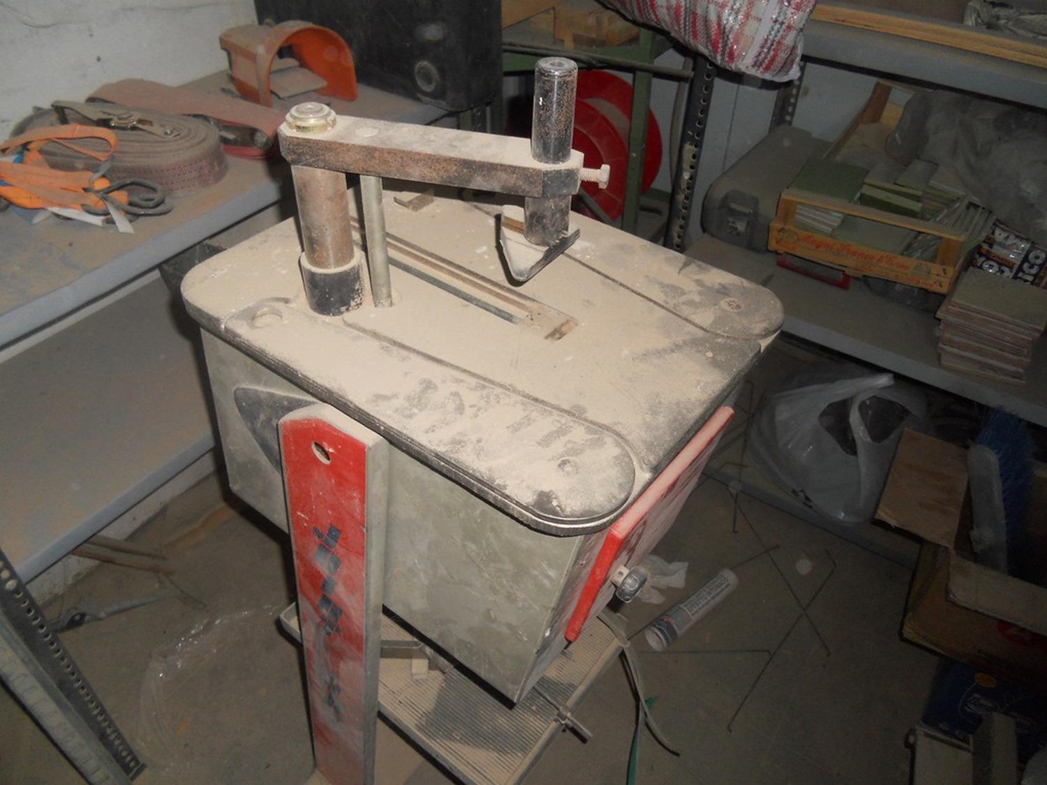 Lot Bench saw and Atro stapler