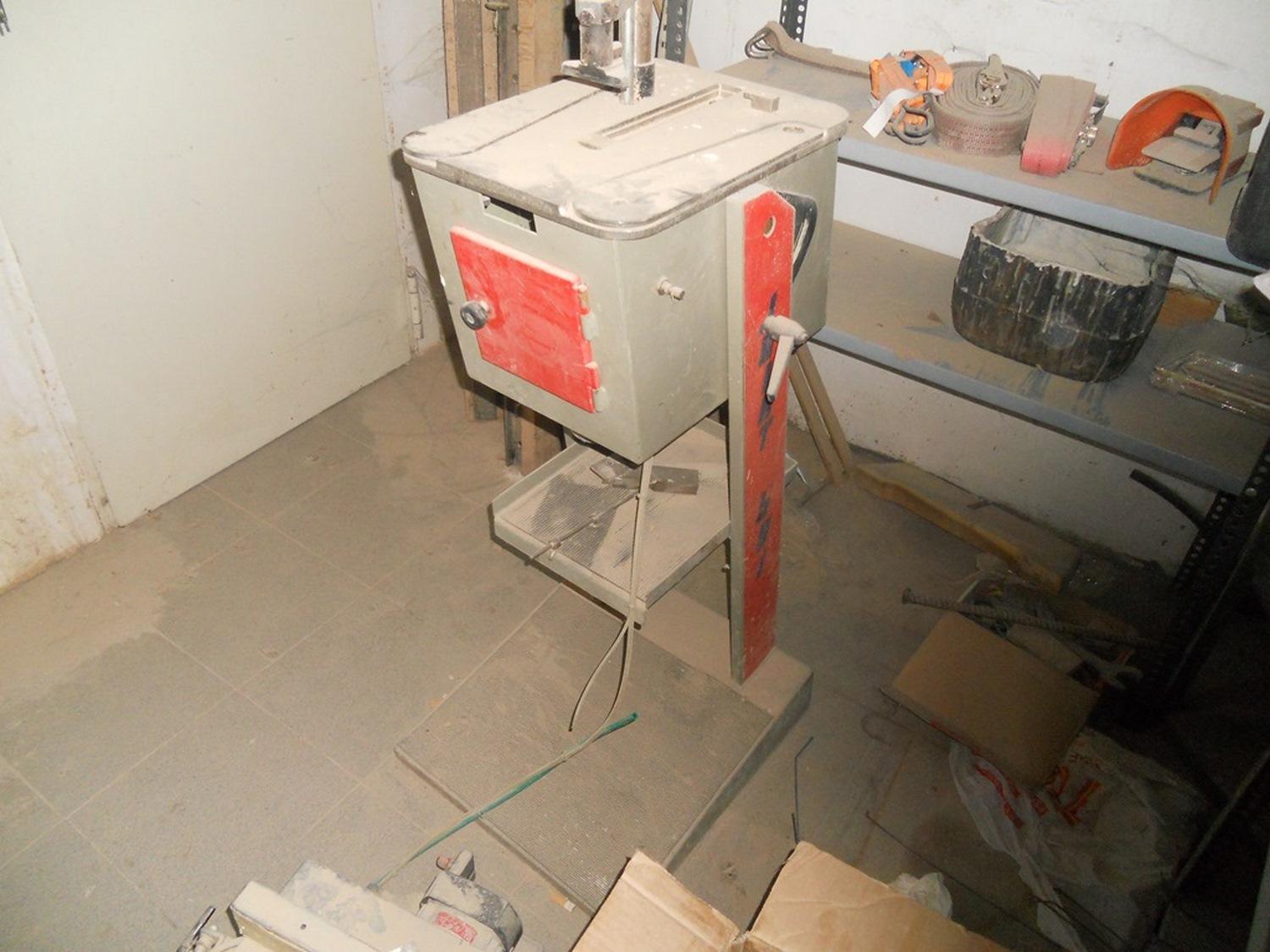 Lot Bench saw and Atro stapler