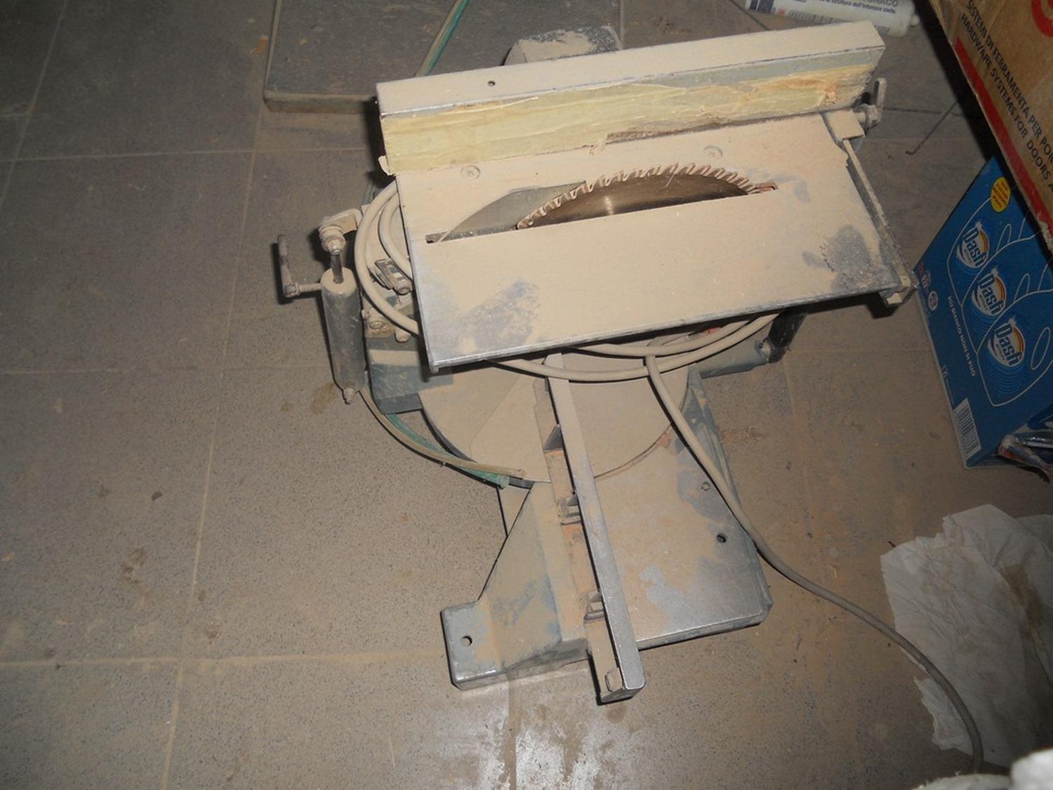 Lot Bench saw and Atro stapler