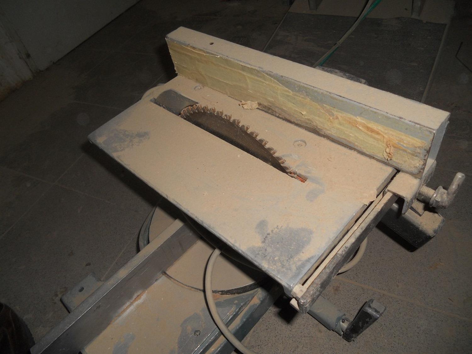 Lot Bench saw and Atro stapler