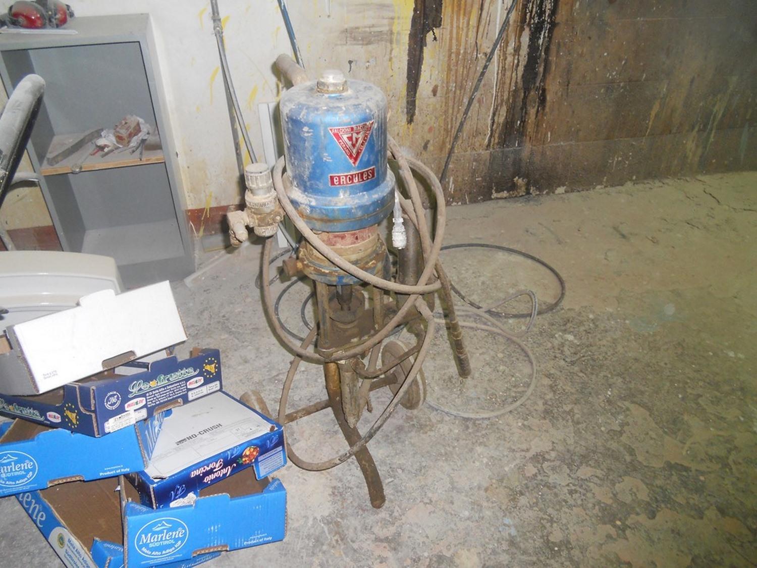 Lot Bench saw and Atro stapler