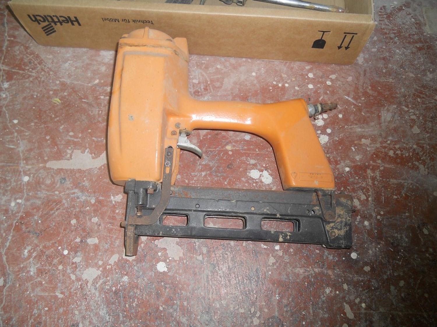 Lot Bench saw and Atro stapler