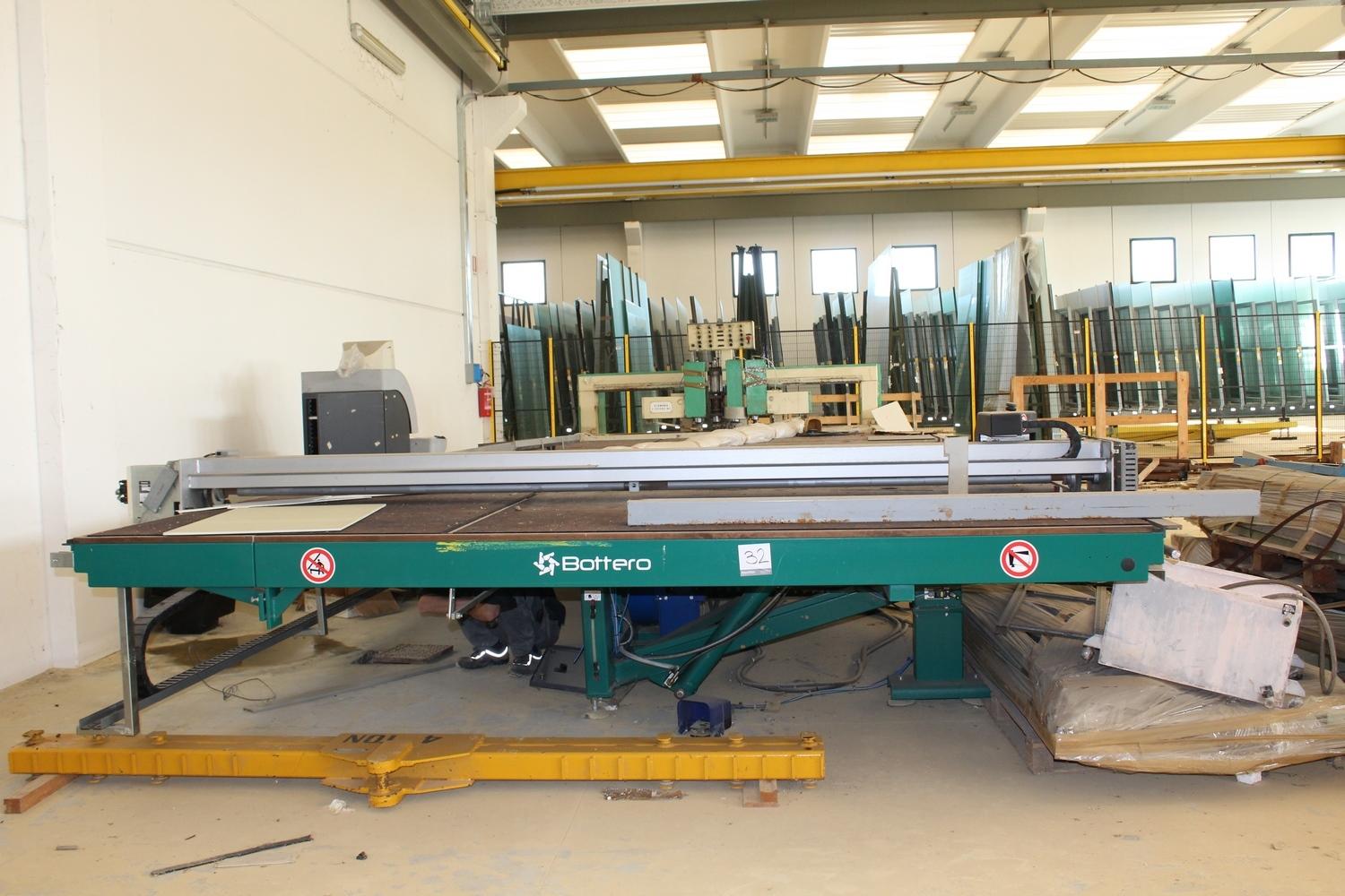 Lot Bottero glass cutting table