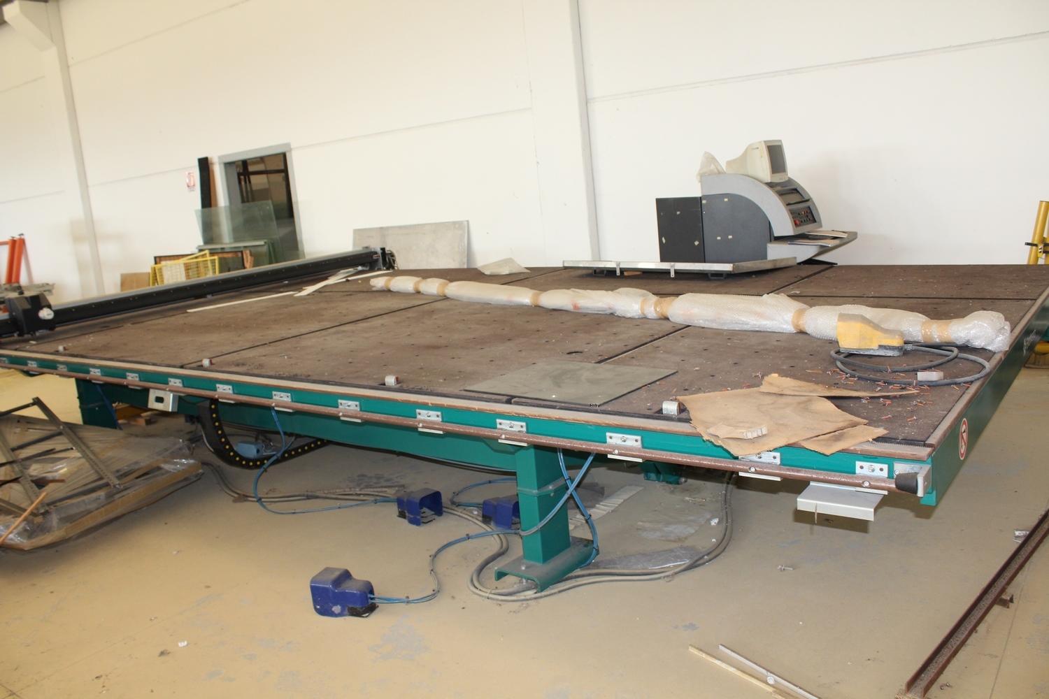 Lot Bottero glass cutting table