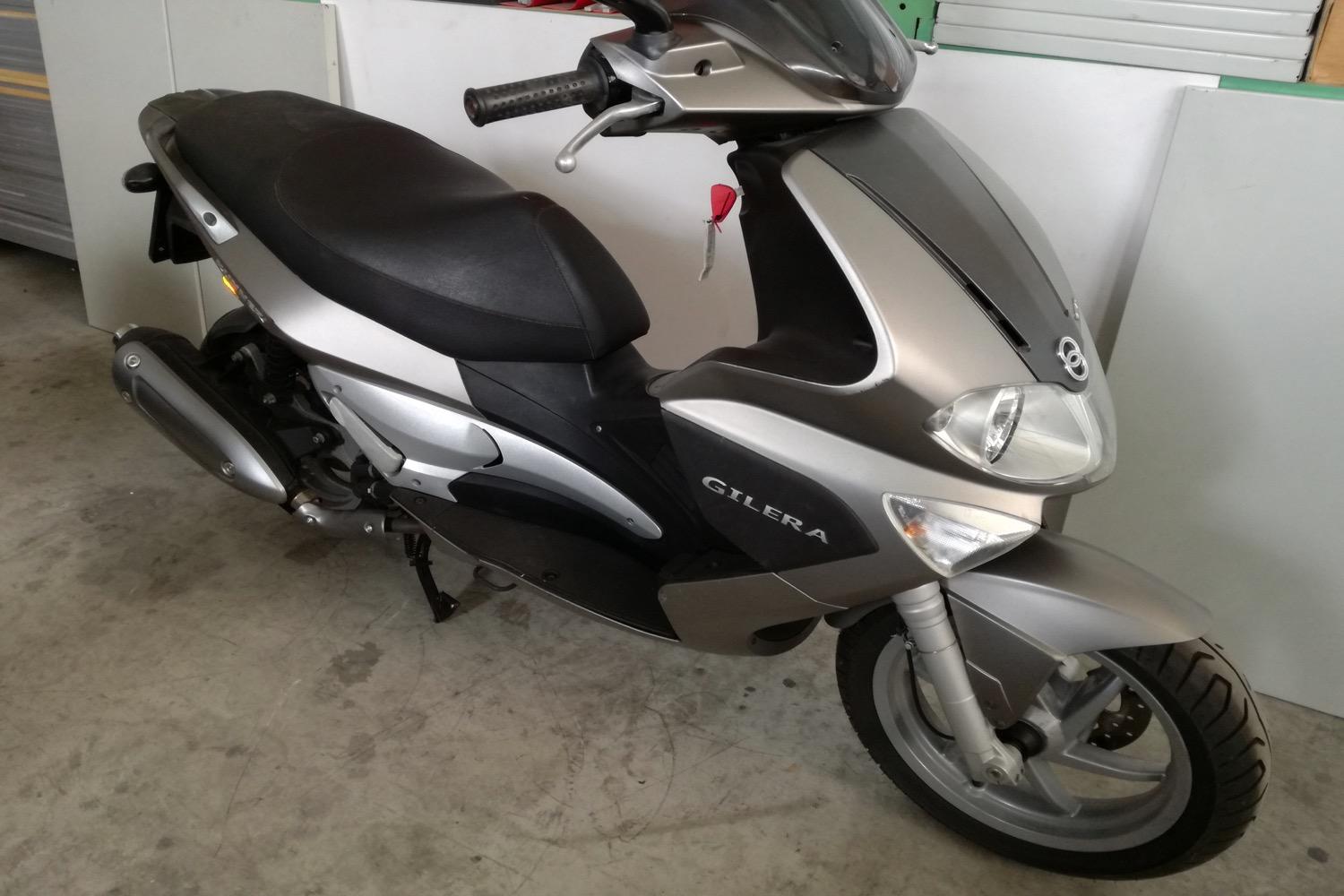 Lot Gilera Runner 200 cc motorcycle