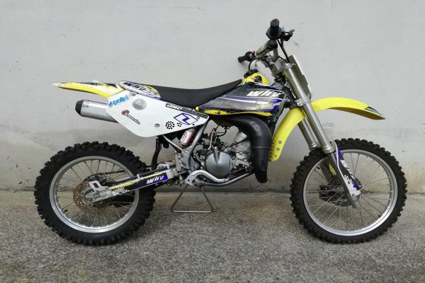 Lot Suzuki RM Cross 85 cc motorcycle