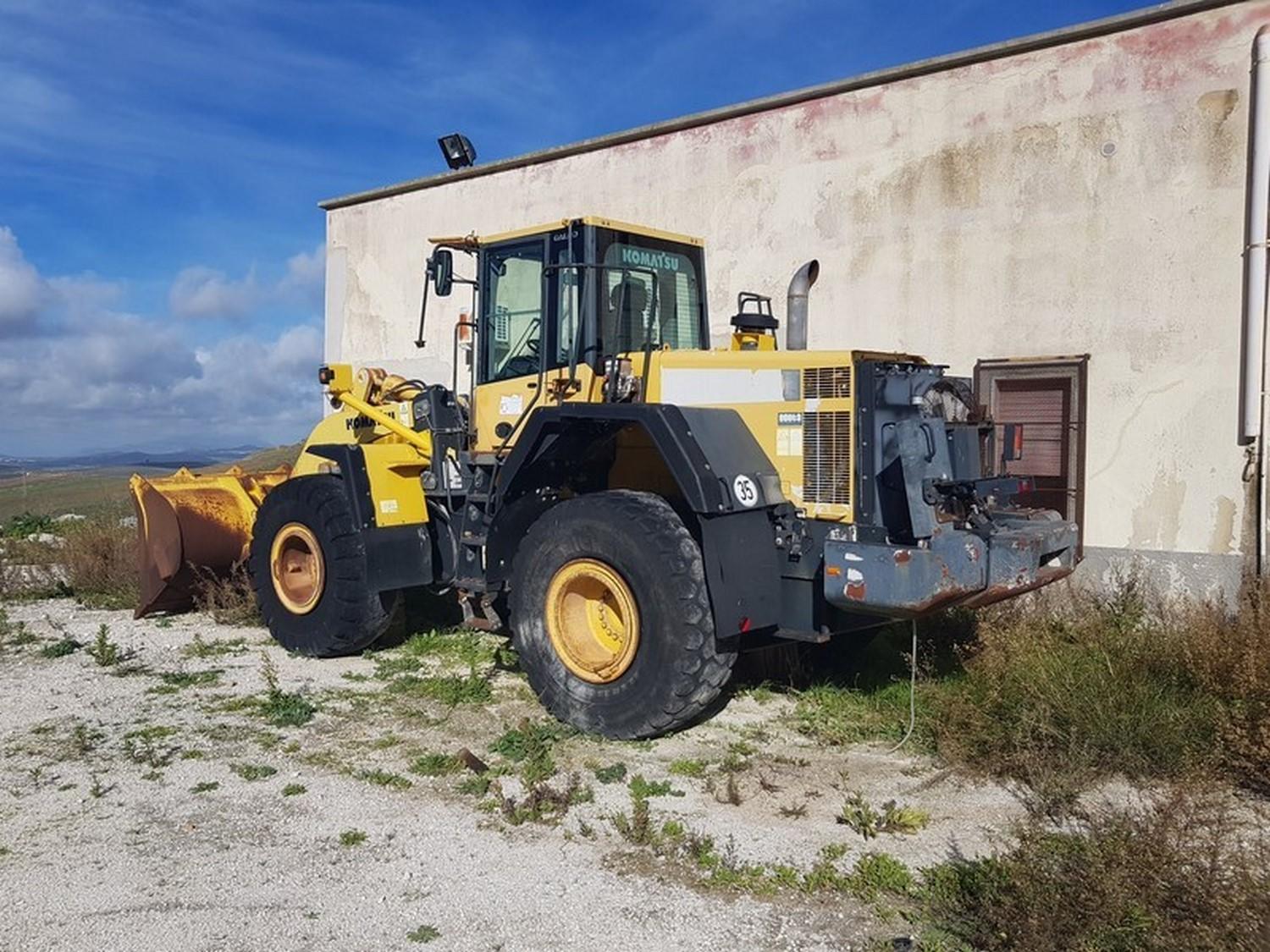 Lot Komatsu WA 380 wheel loader