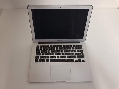 Lot Macbook Pro