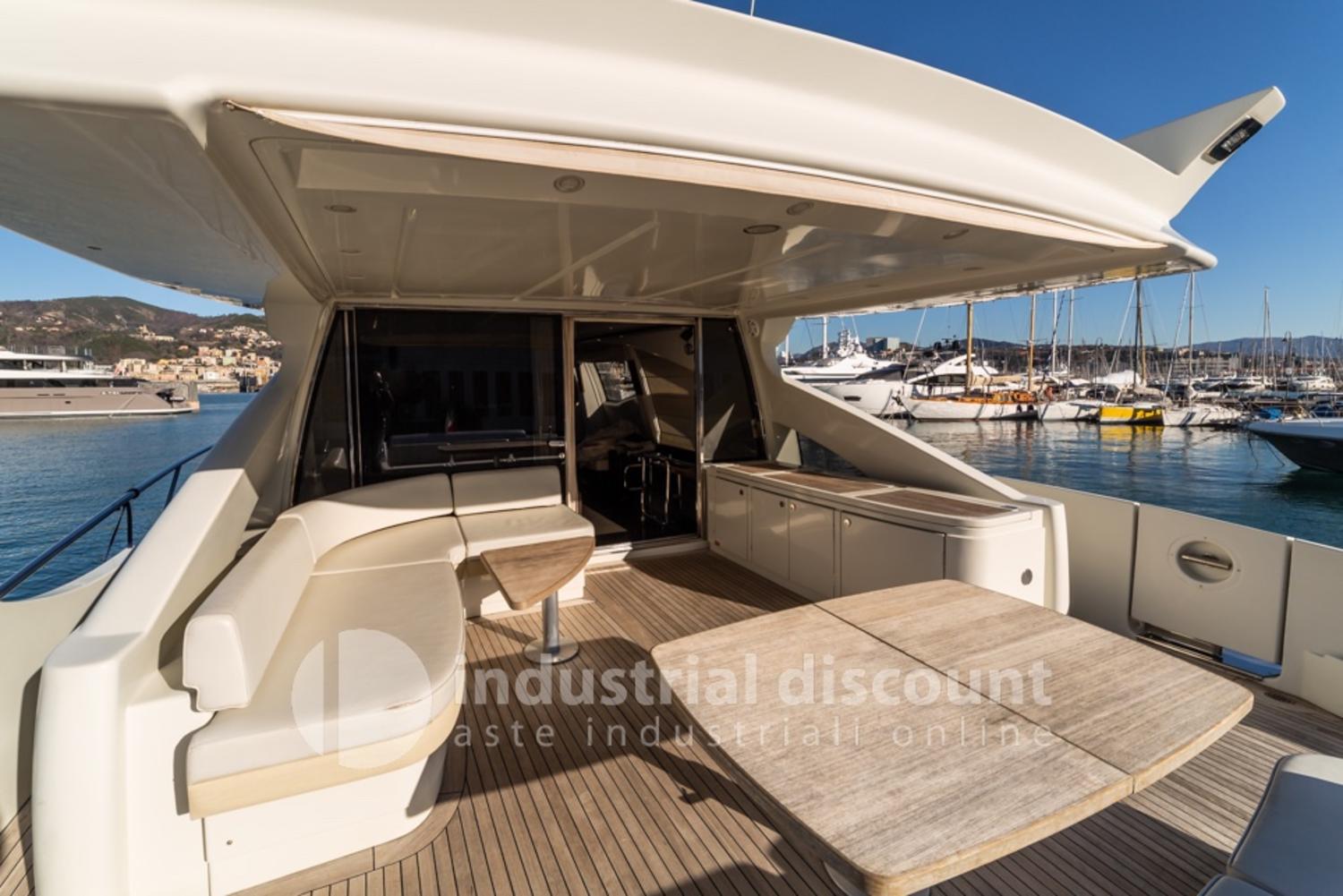 Lot AZIMUT 86 Sport