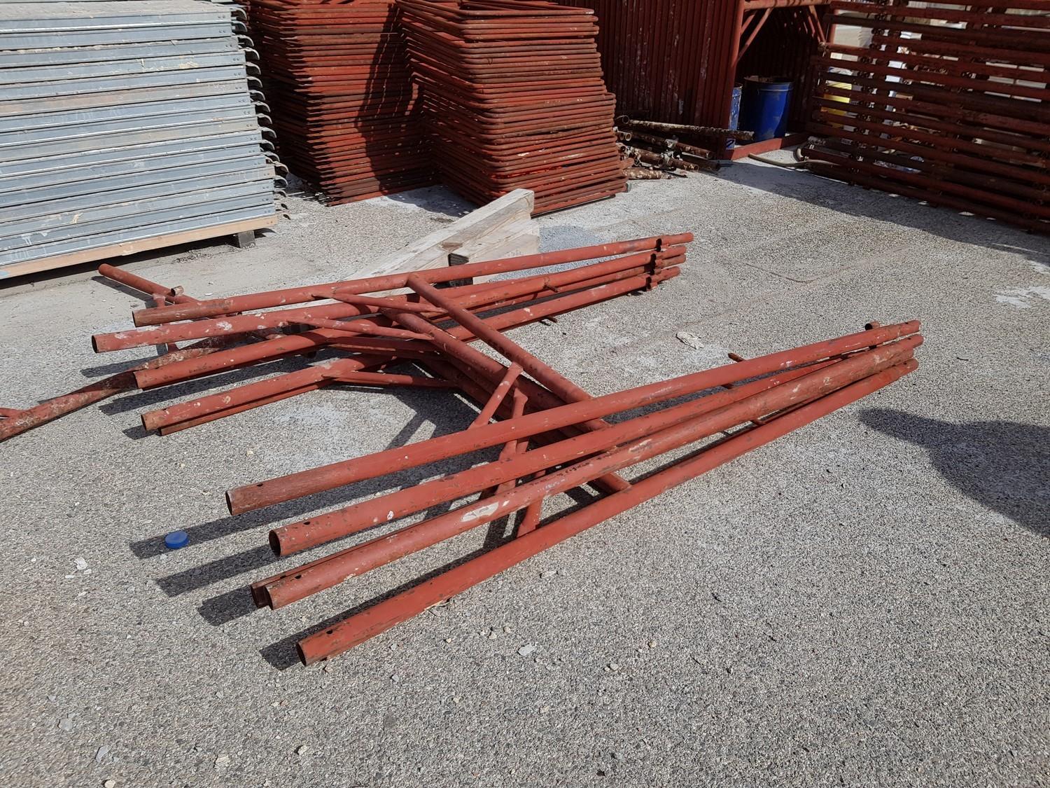 Lot Scaffolding stands and galvanized platforms