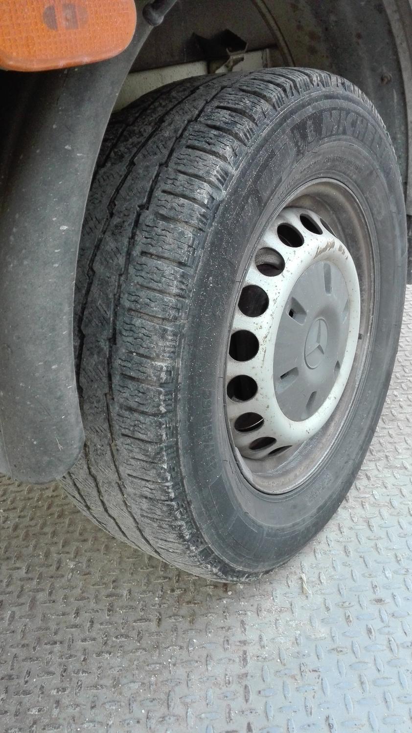 Lot Mercedes-Benz Sprinter tipper body