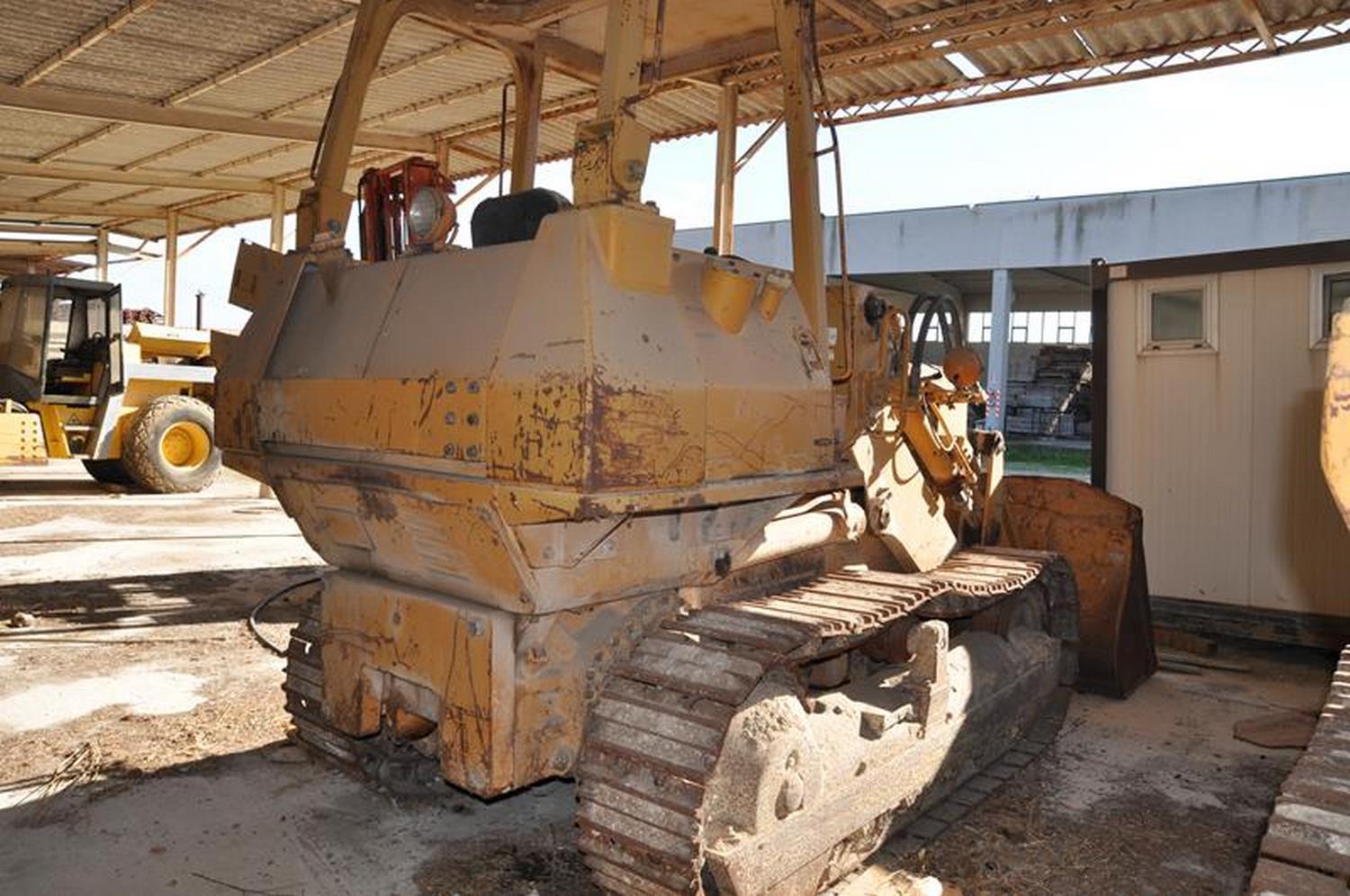 Lot Komatsu crawler loader