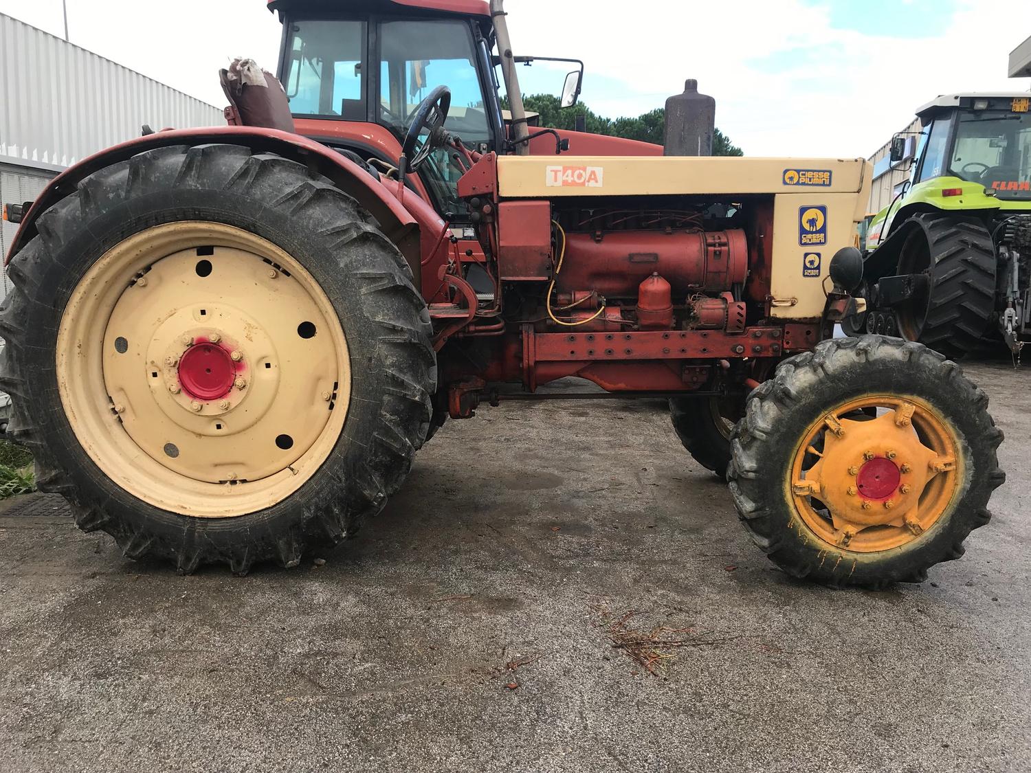 Lot Belarus T40 Tractor