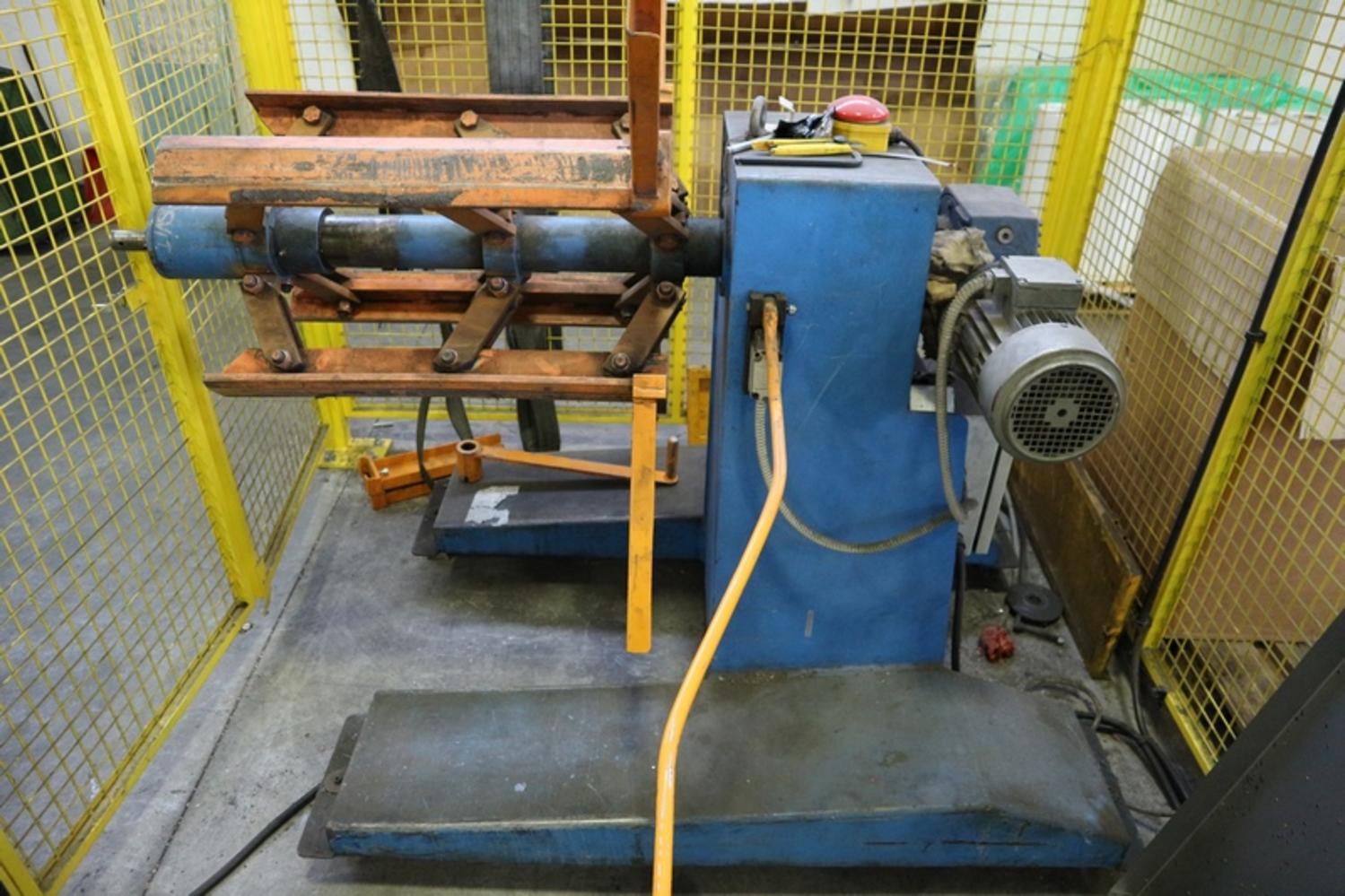 Lot Bulcom press and tinsmithing machines