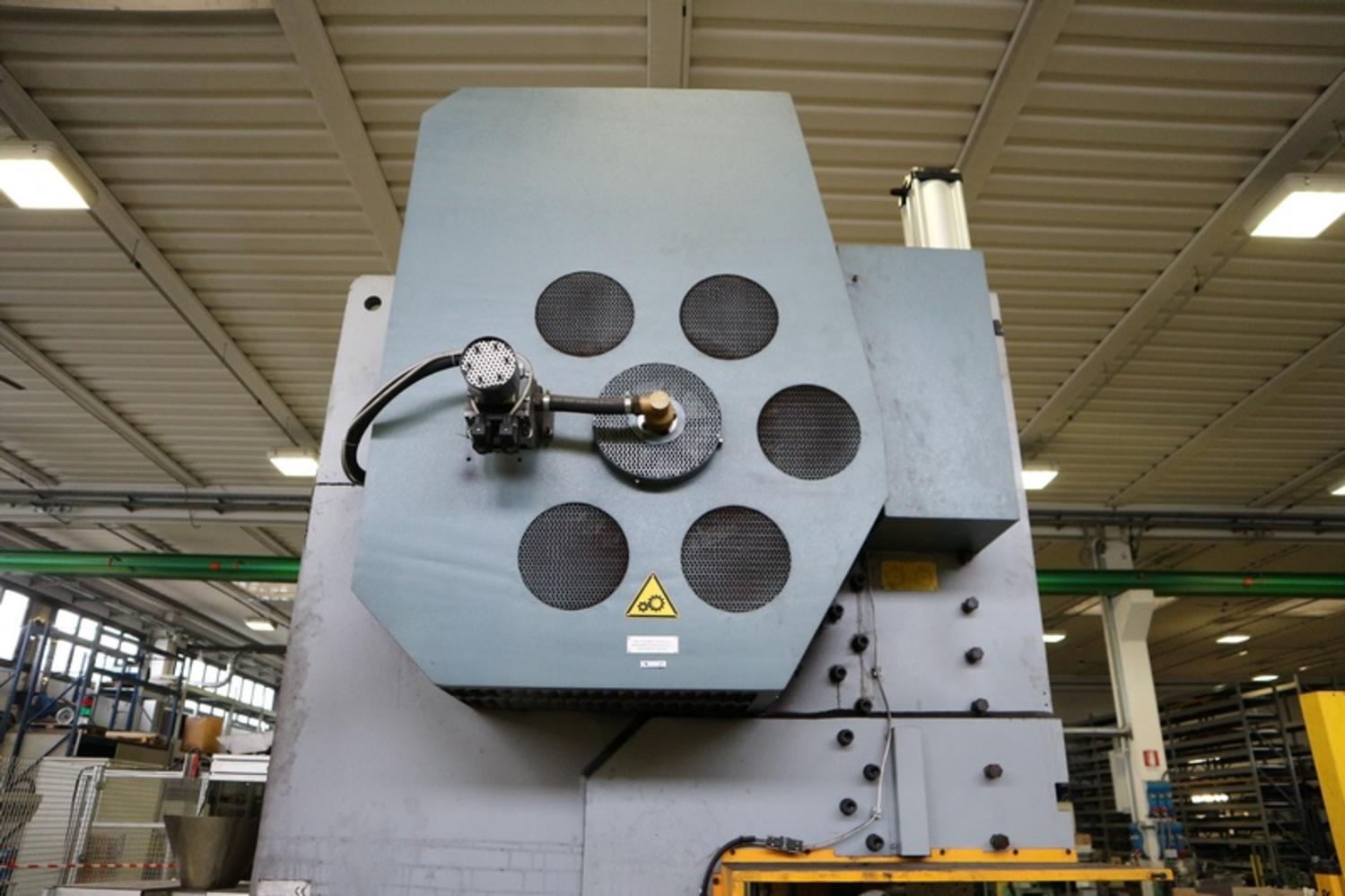 Lot Bulcom press and tinsmithing machines