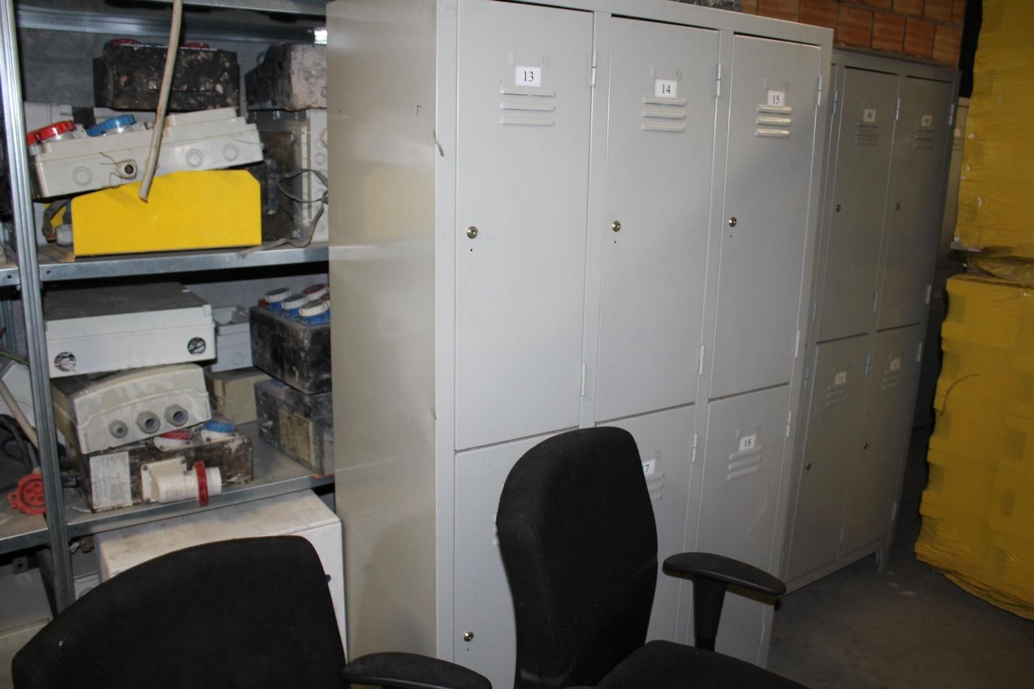 Lot Construction site material and lockers