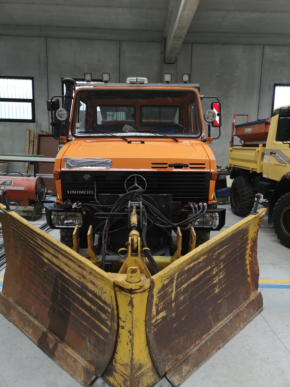 Lot Mercedes Benz Unimog U1400
