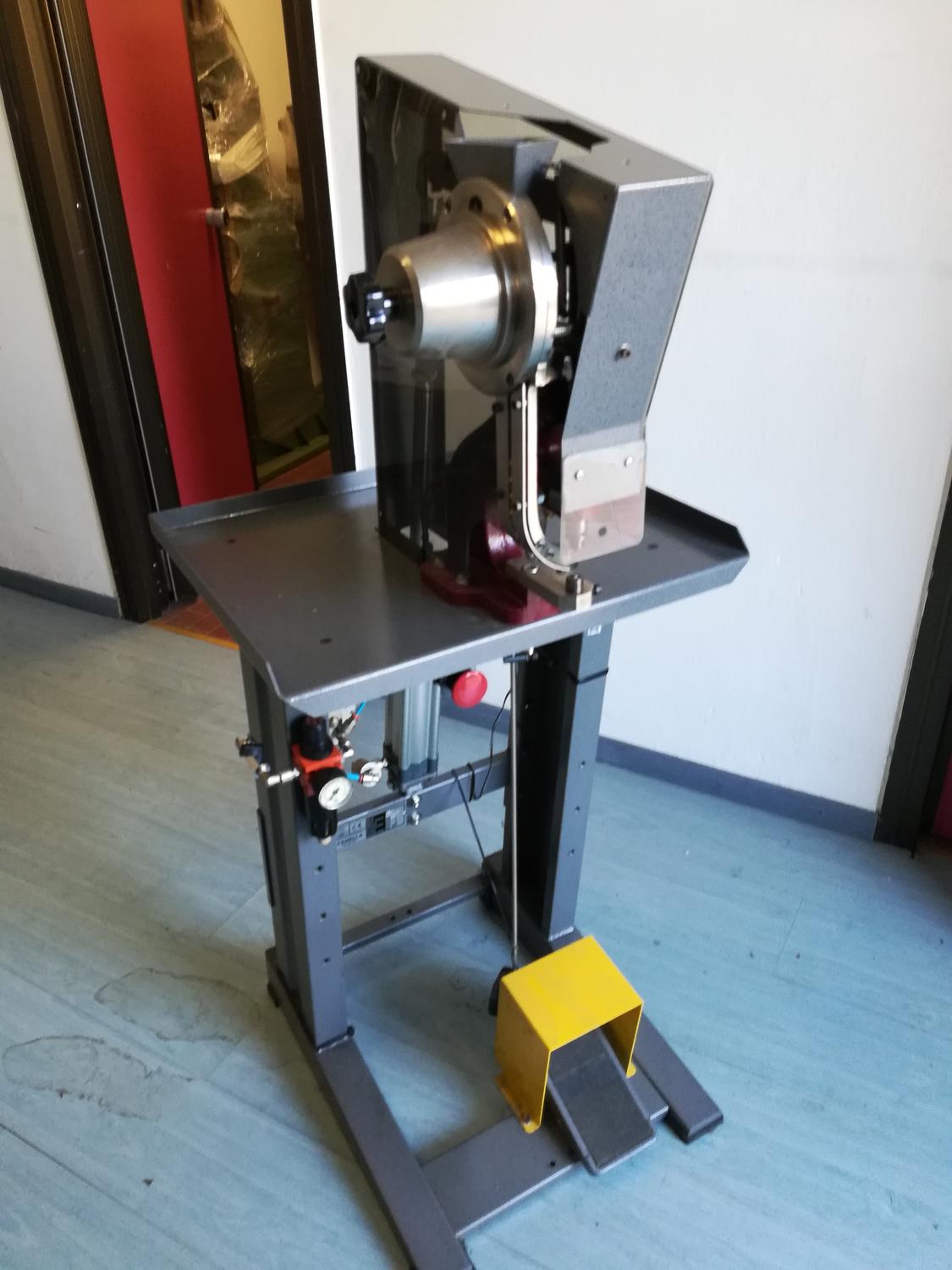 Lotto Occhiellatrice automatica