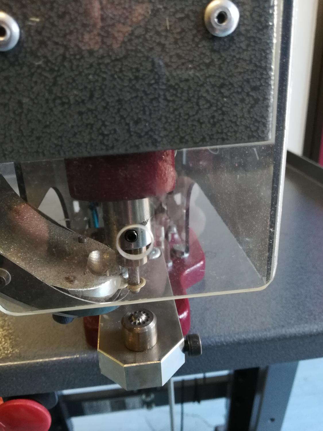 Lot Eyeletting machine