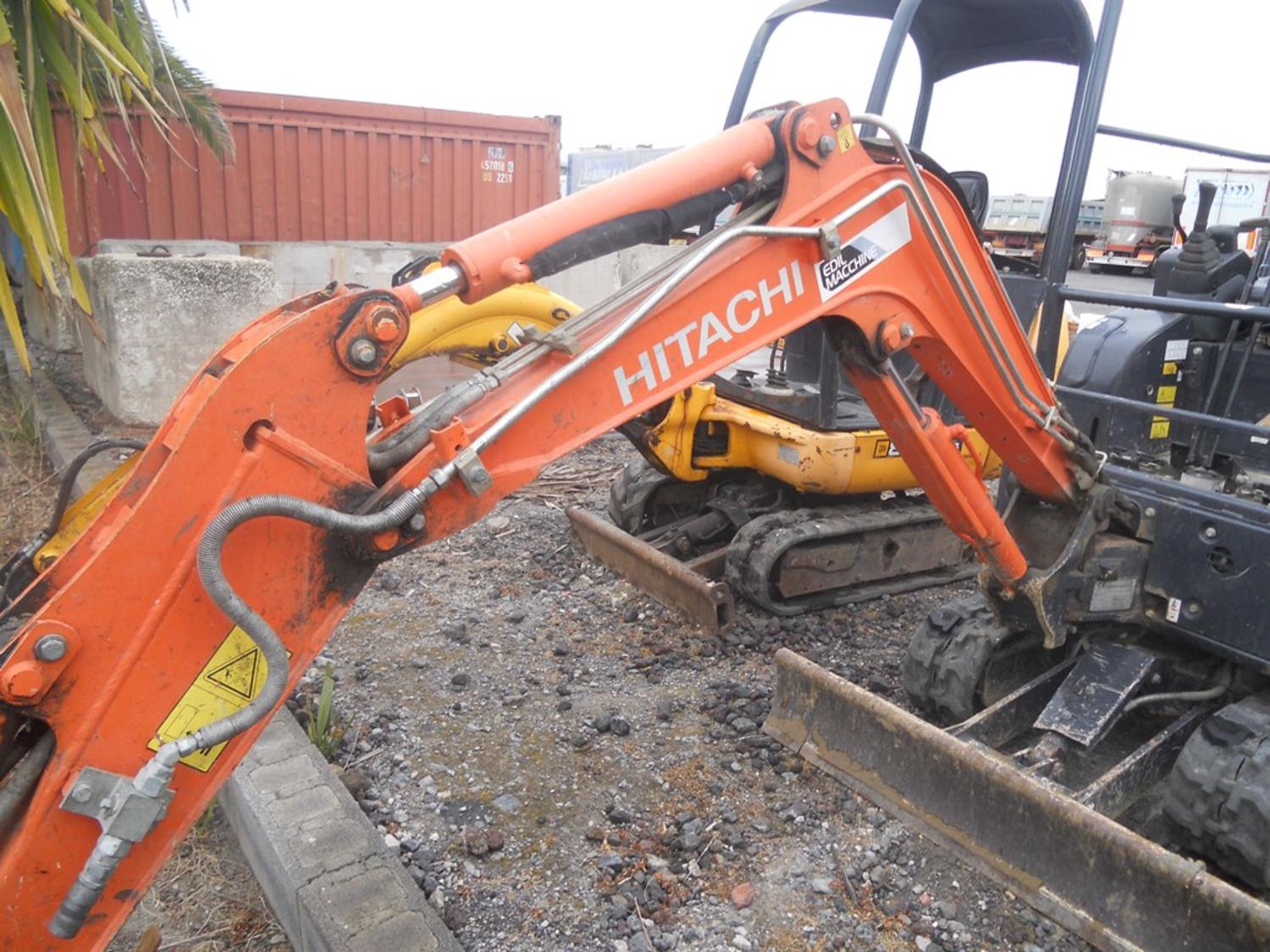 Lot Mini excavator Hitachi ZX17U