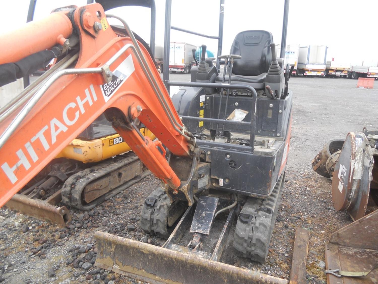 Lot Mini excavator Hitachi ZX17U