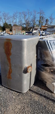 Lot 300 liter tank